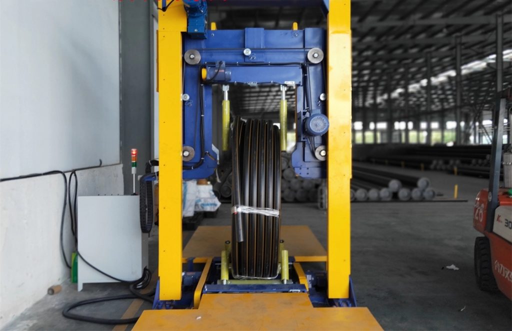 Automatic Plastic Cable Packing Machine – coil tilter